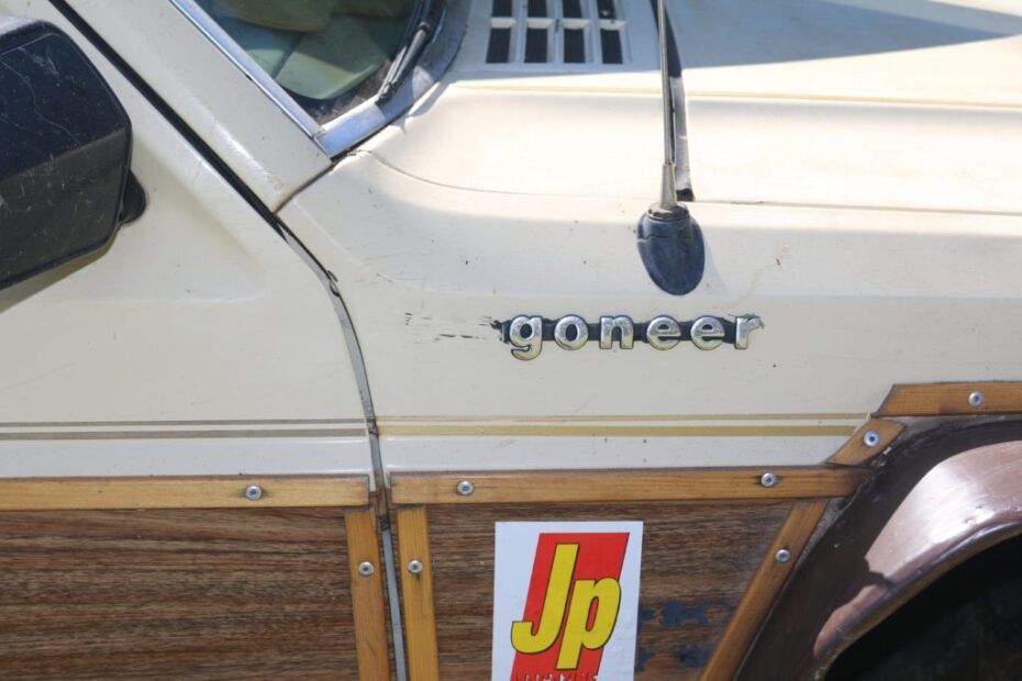 Freak of the Week: Ultimate Jeep Dude | Motorhead Mama